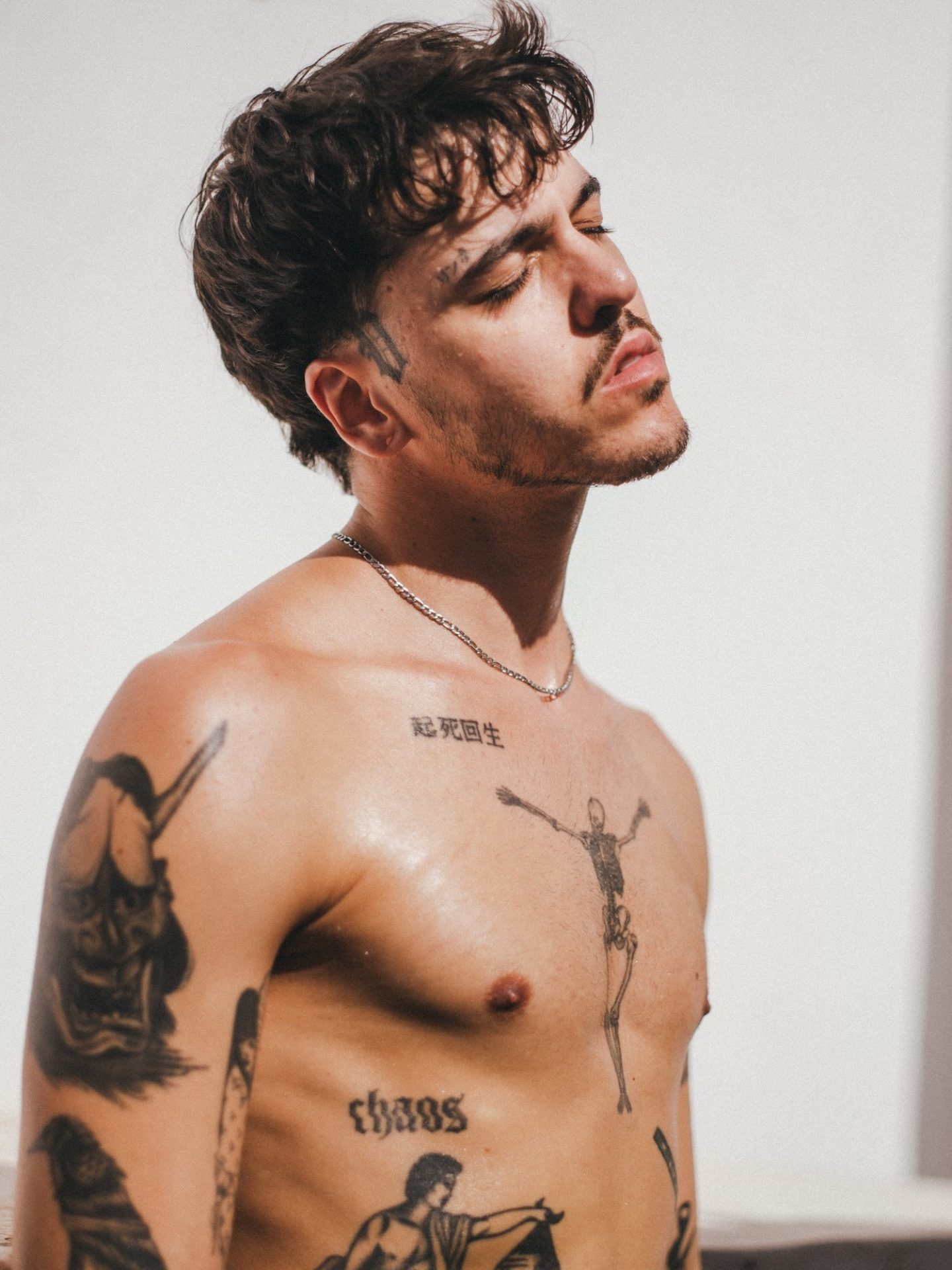 Lucy Val regressa com o novo single “Calor”